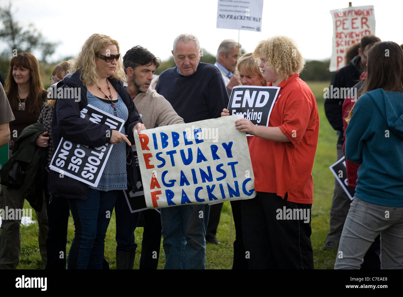 a cuadrilla plumpton frack off anti protest shale gas extraction ...