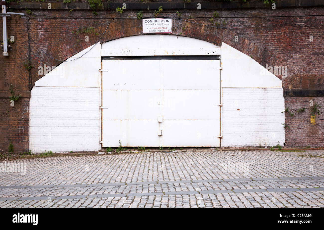 Under the arches parking hi-res stock photography and images - Alamy