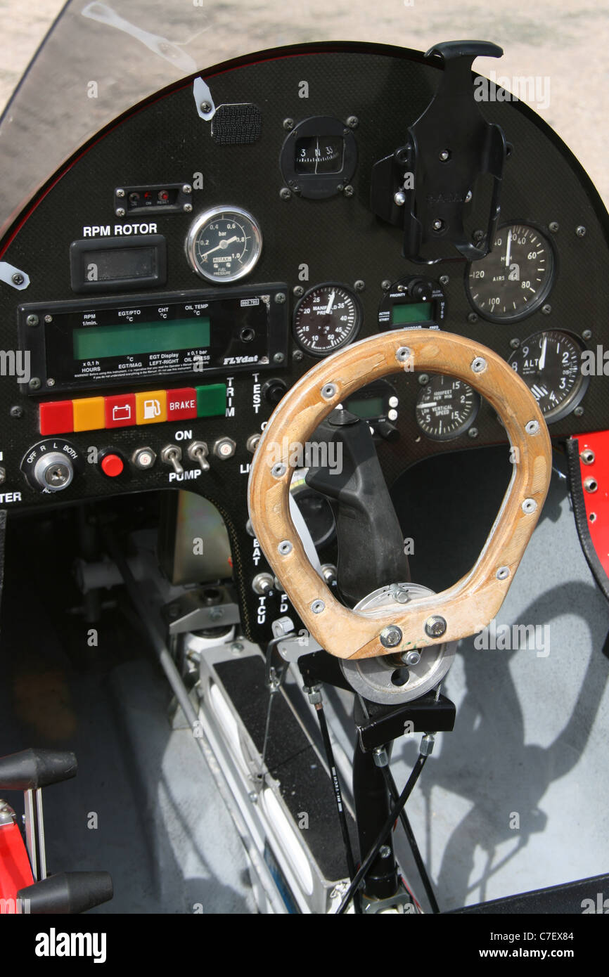 Magni m16 gyrocopter gyro cockpit hi-res stock photography and images ...