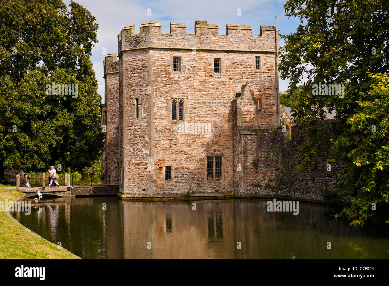 Bishop’s Palace and moat, Wells, Somerset, England Stock Photo - Alamy