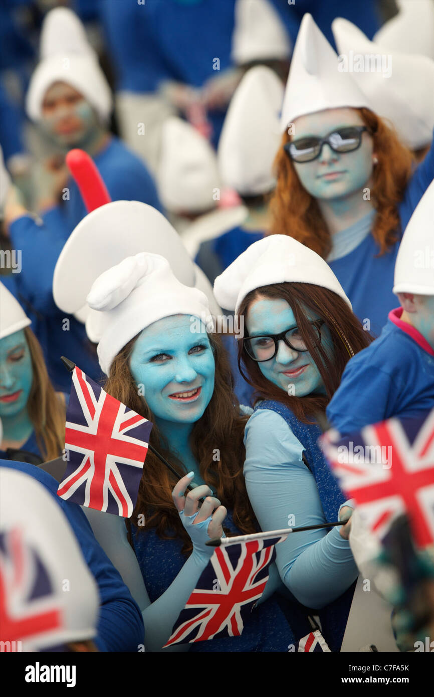 people dressed as smurfs, break the world record for most gathering of ...