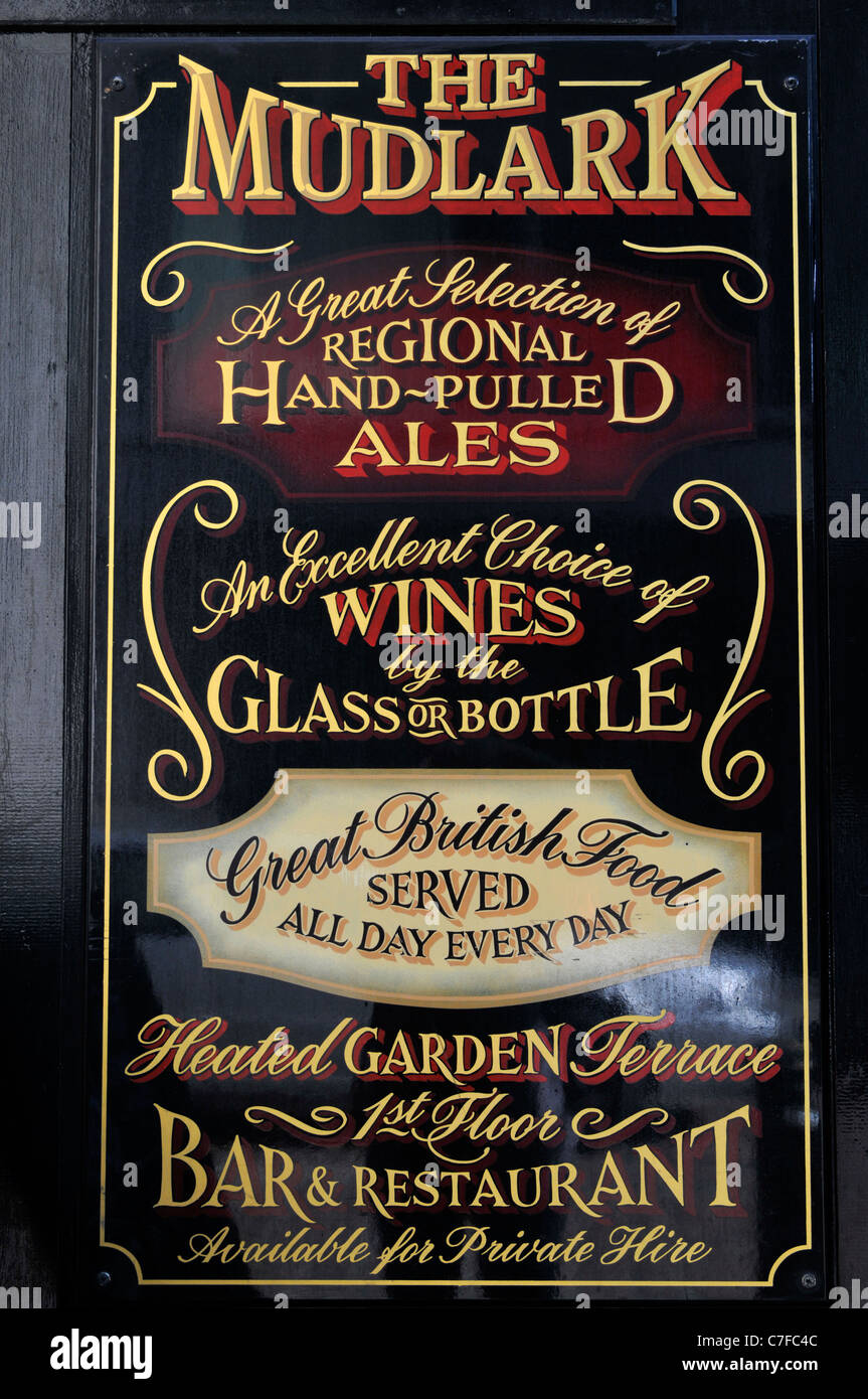 Pub food sign hi-res stock photography and images - Alamy