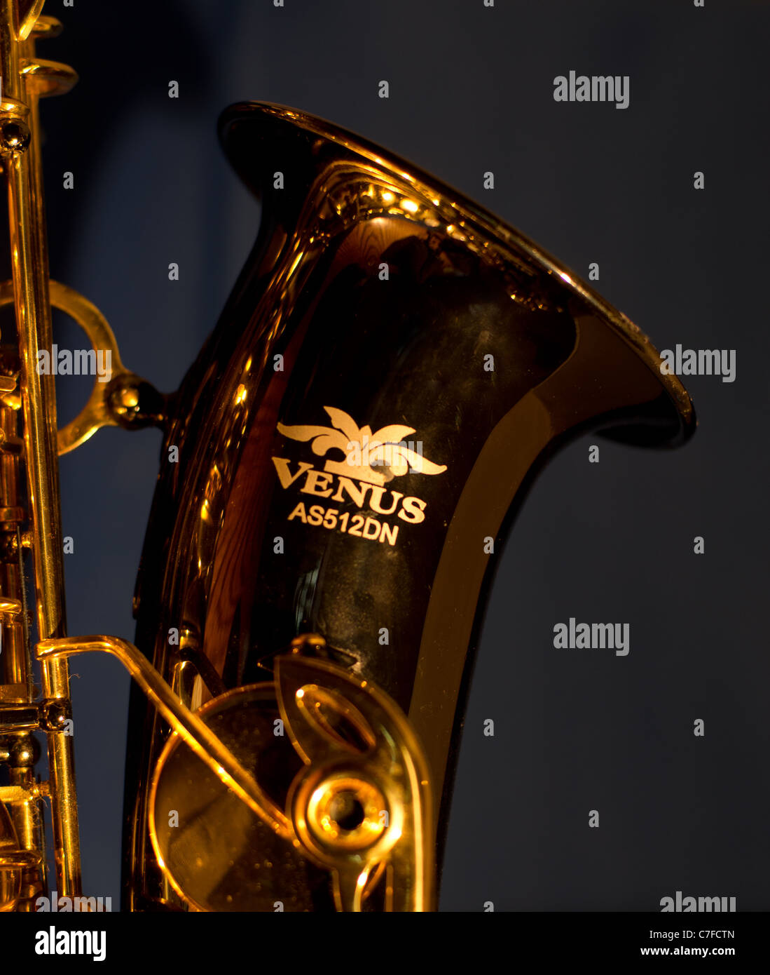 Saxophone horn hi-res stock photography and images - Alamy