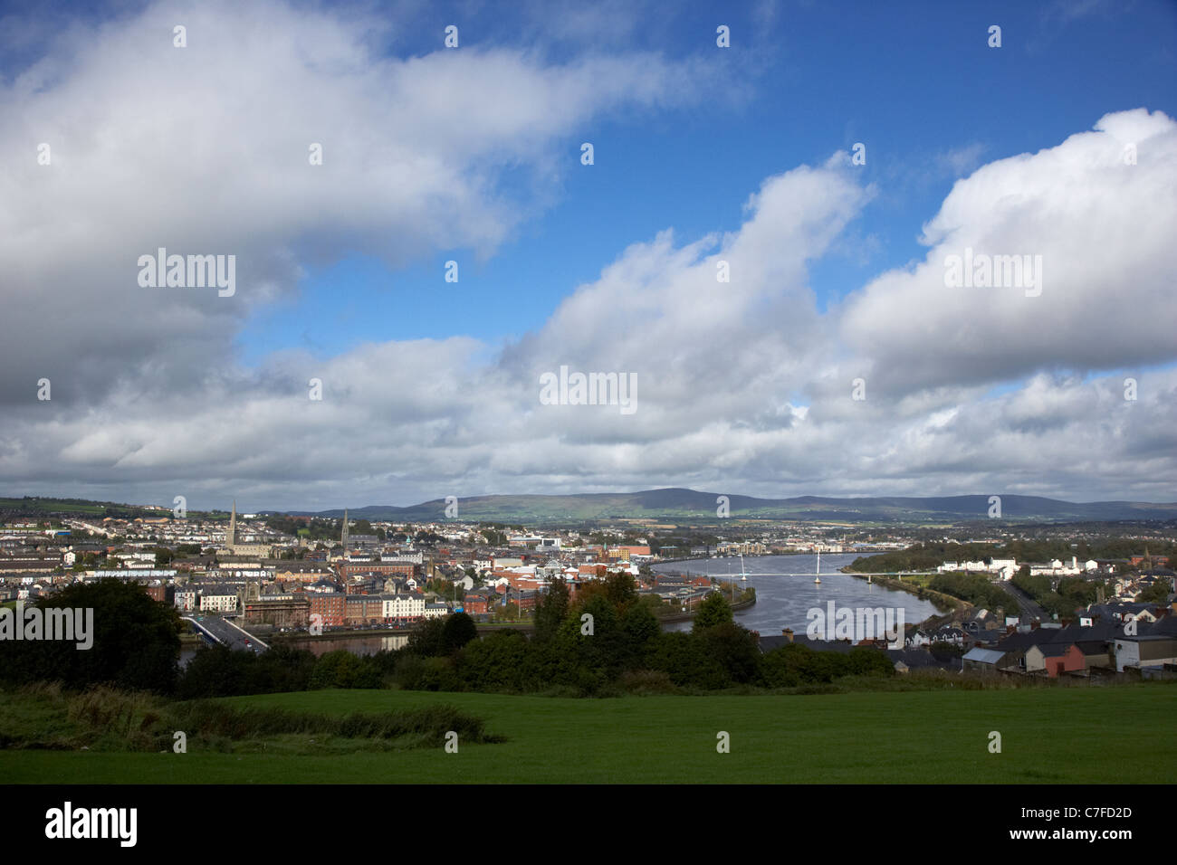 Waterside derry county derry ireland hi-res stock photography and ...