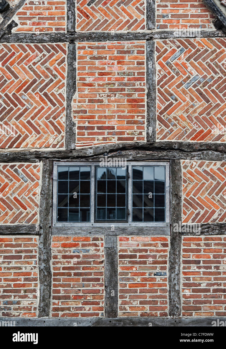 Tudor brickwork hi-res stock photography and images - Alamy