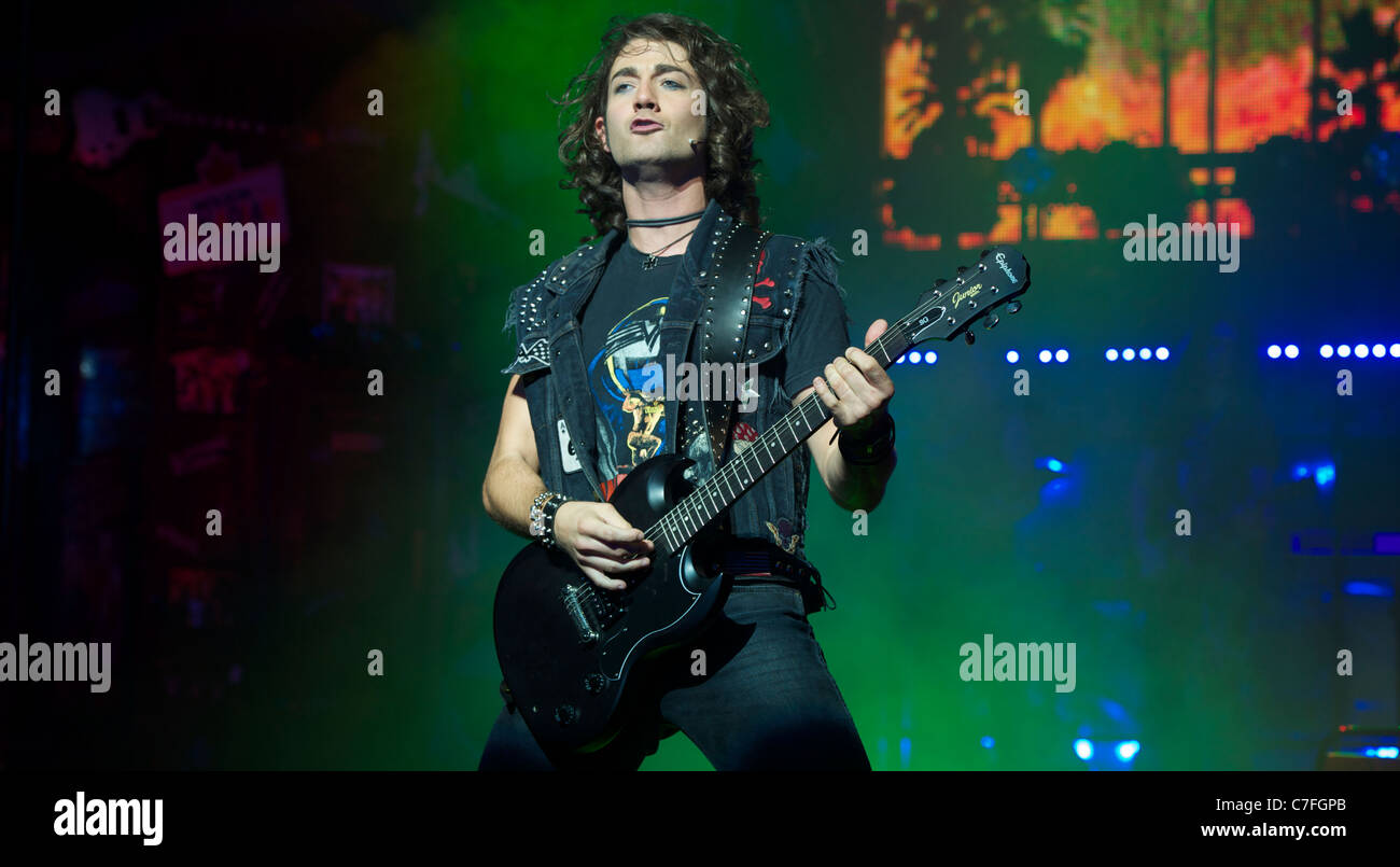 Groupies hi-res stock photography and images - Alamy