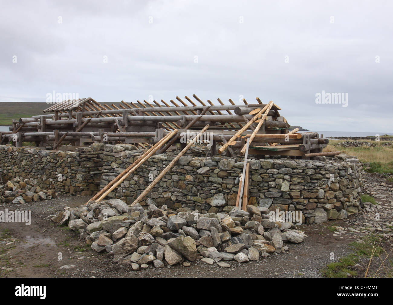 Viking long house haroldswick hi-res stock photography and images - Alamy