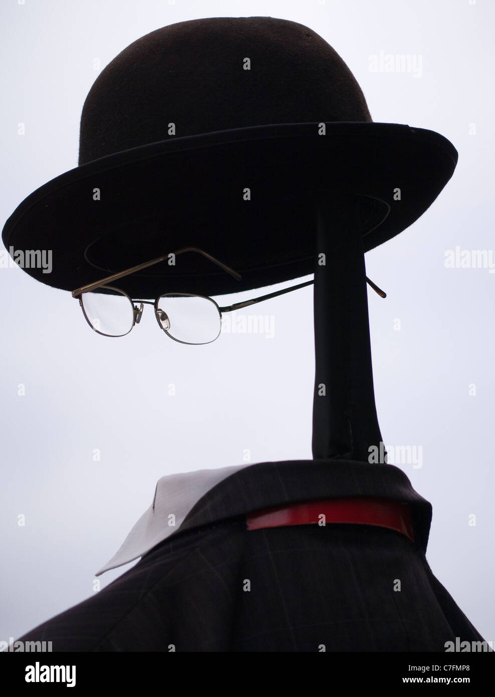 'Invisible Man' street performer, Peter's Hill London 4 Stock Photo - Alamy