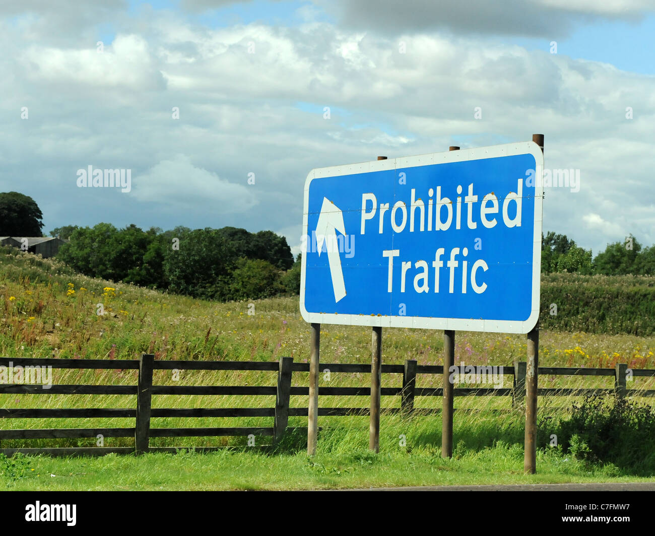 Motorway signage hi-res stock photography and images - Alamy
