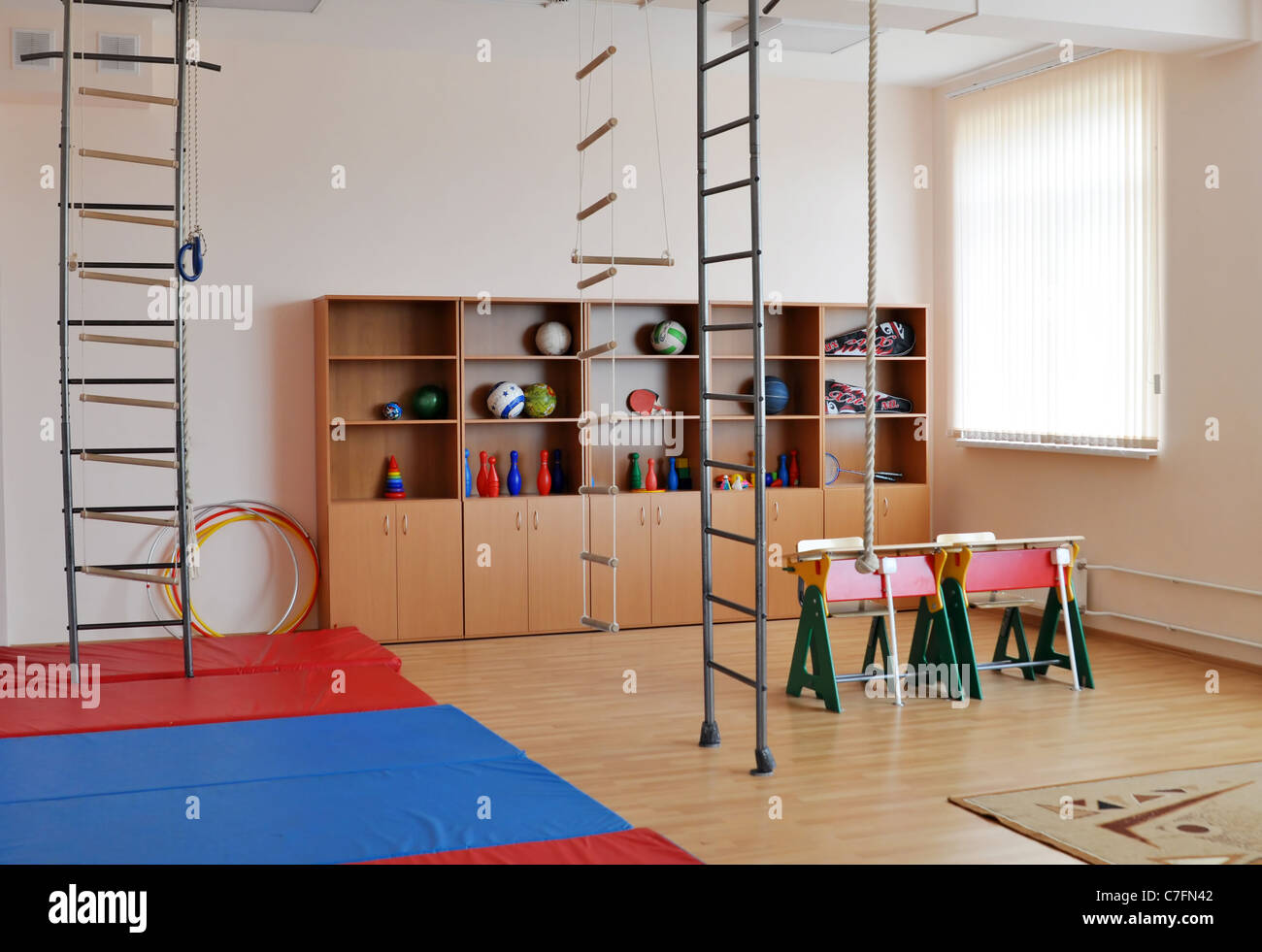 High school gym class hi-res stock photography and images - Alamy