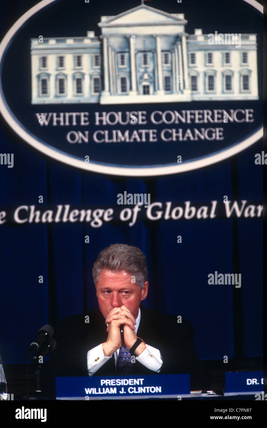 President Bill Clinton speaking at global warming conference at ...