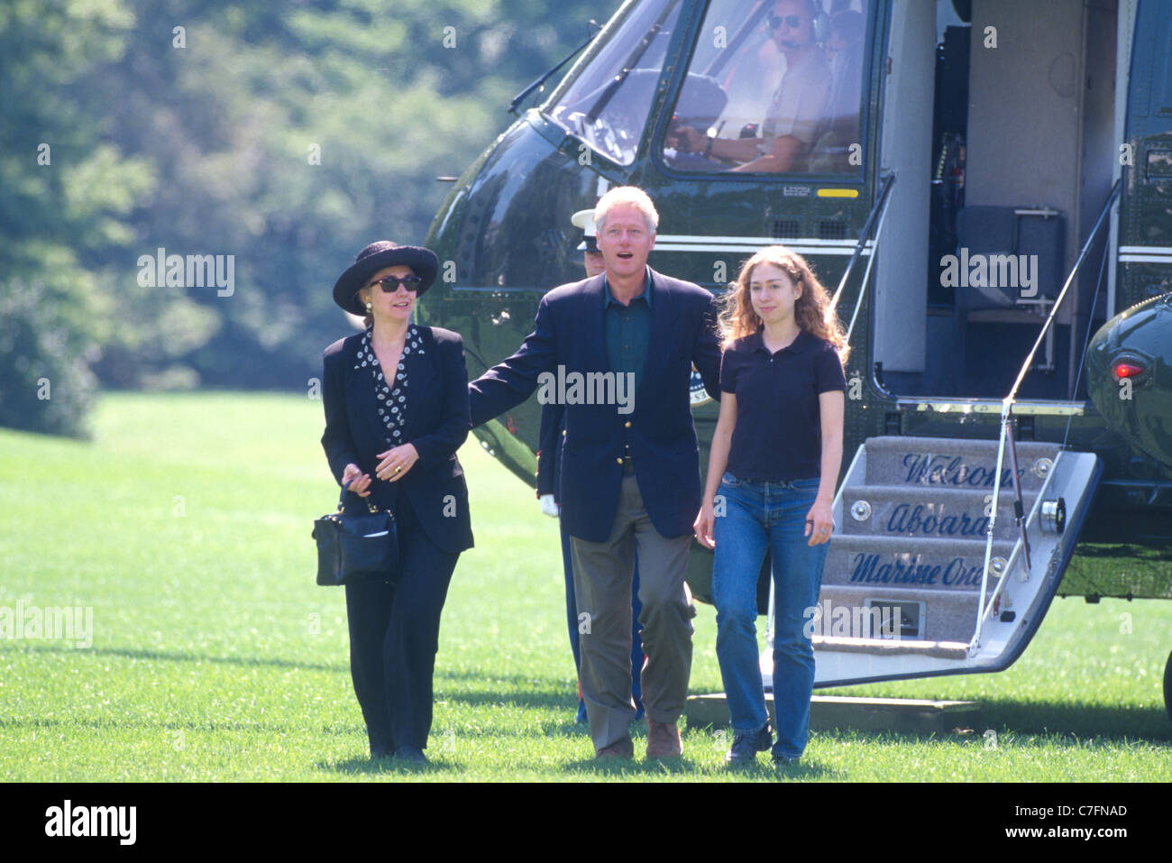 President Bill Clinton with Chelsea and Hillary arrives back from ...