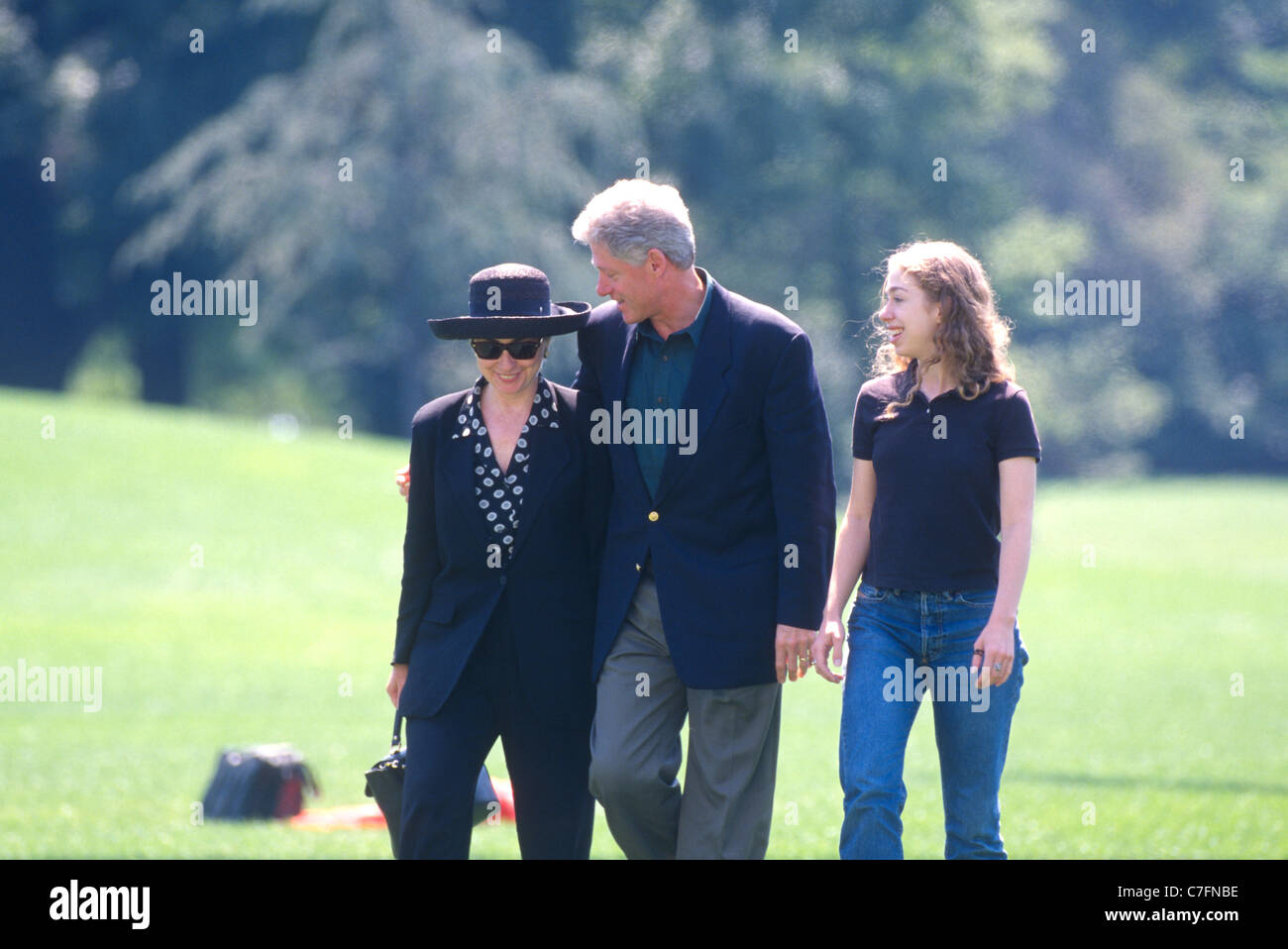 President Bill Clinton with Chelsea and Hillary arrives back from ...