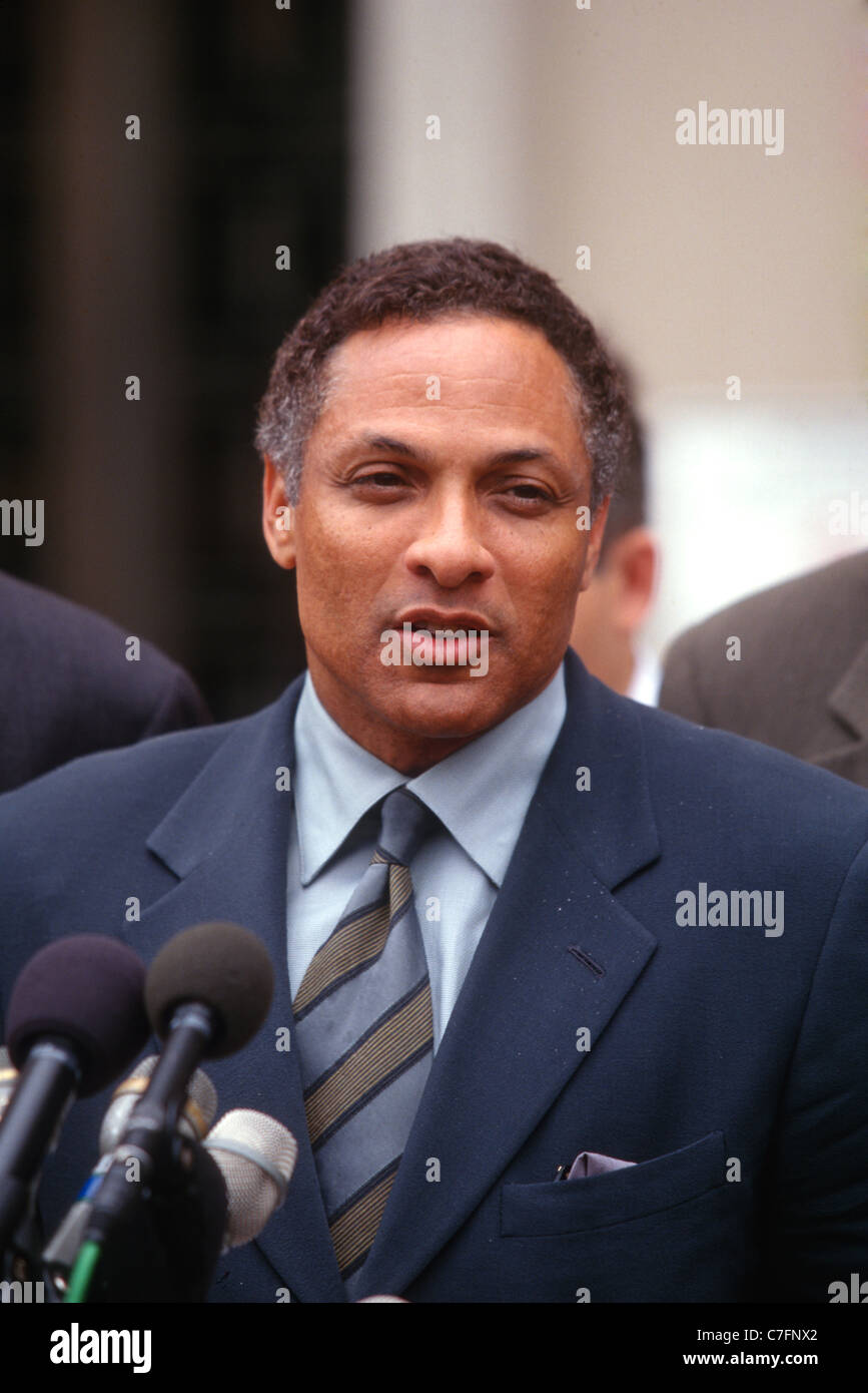 Mike Espy, former agricultural secretary leaves the Federal Courthouse ...