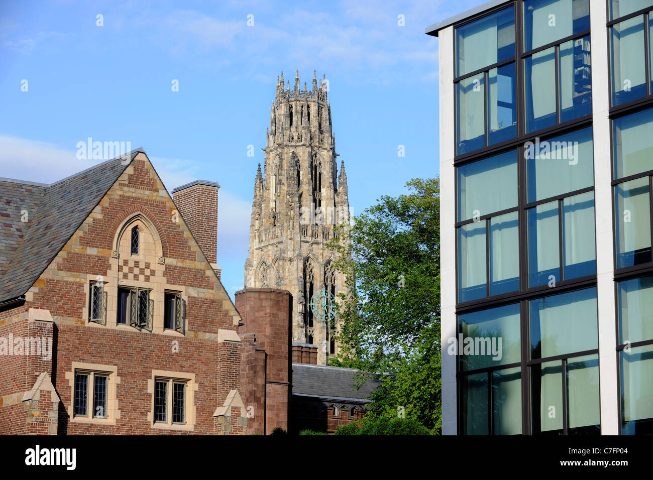 Harkness Tower. Yale University. Jonathan Edward Residential College on ...