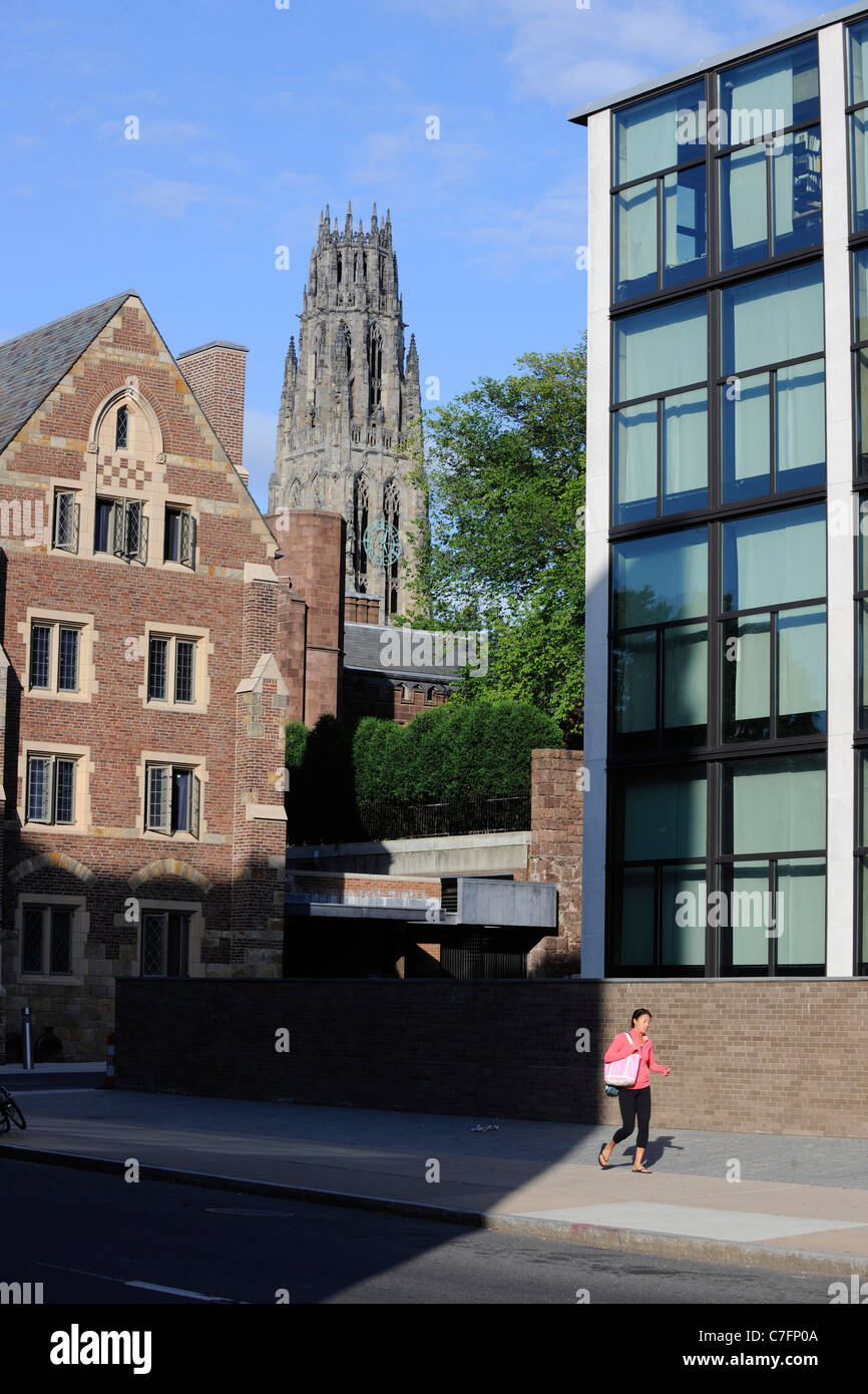 Harkness Tower. Yale University. Jonathan Edward Residential College on ...