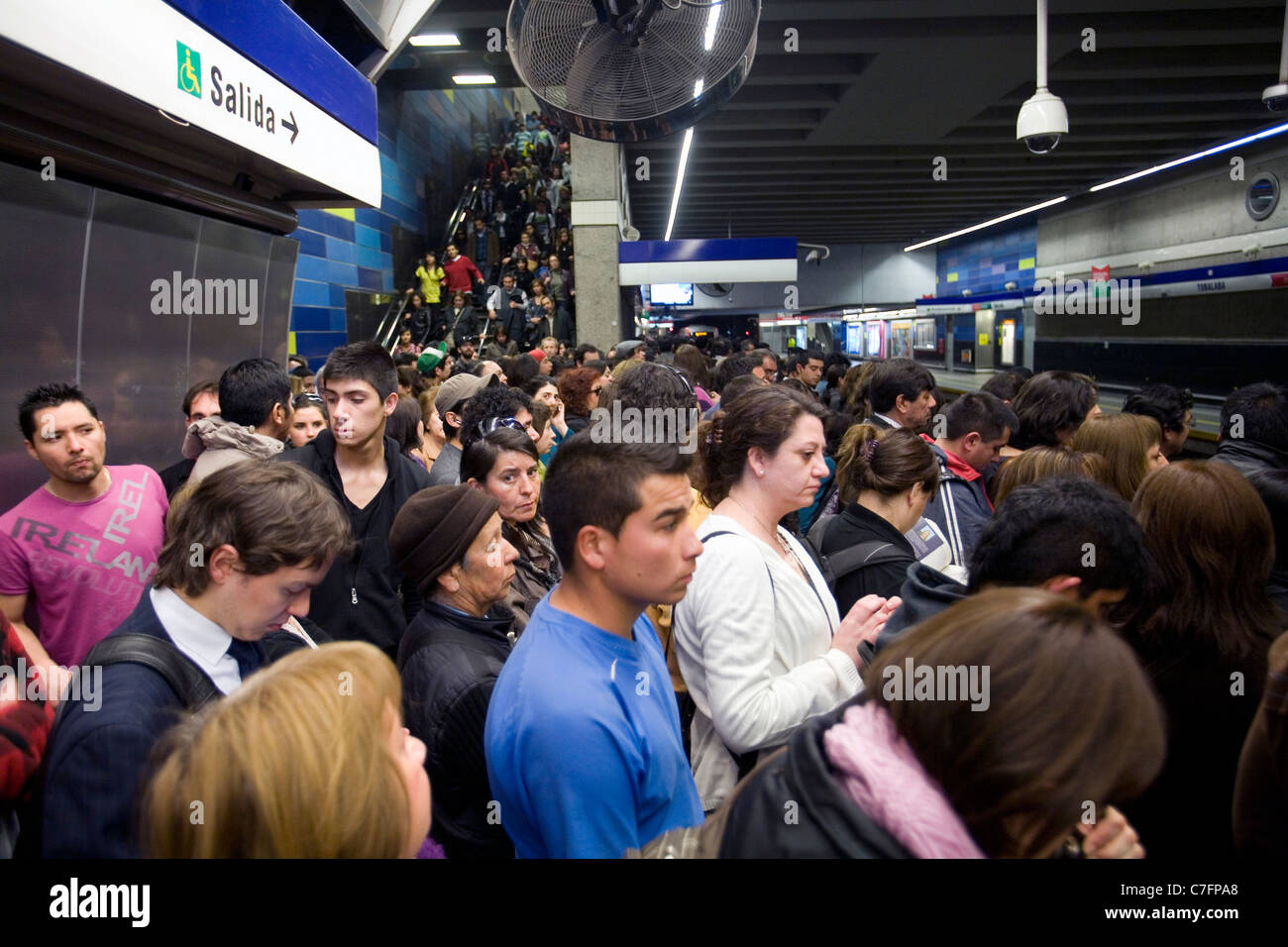 Crowded platform of people waiting for the train at Santiago de Chile ...