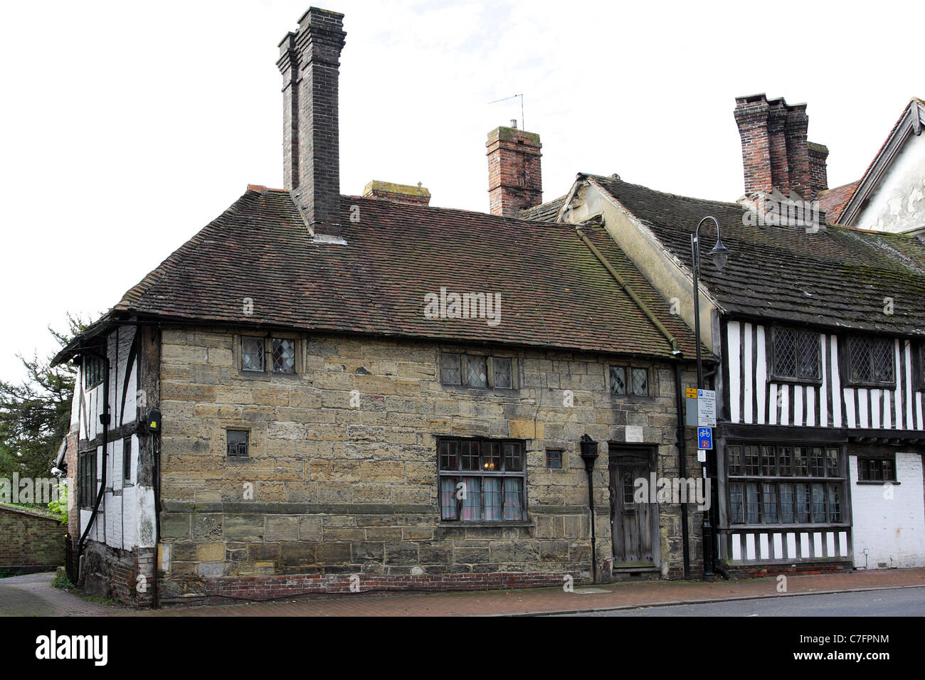 Tudor architecture in High St, East Grinstead. The longest run of tudor ...