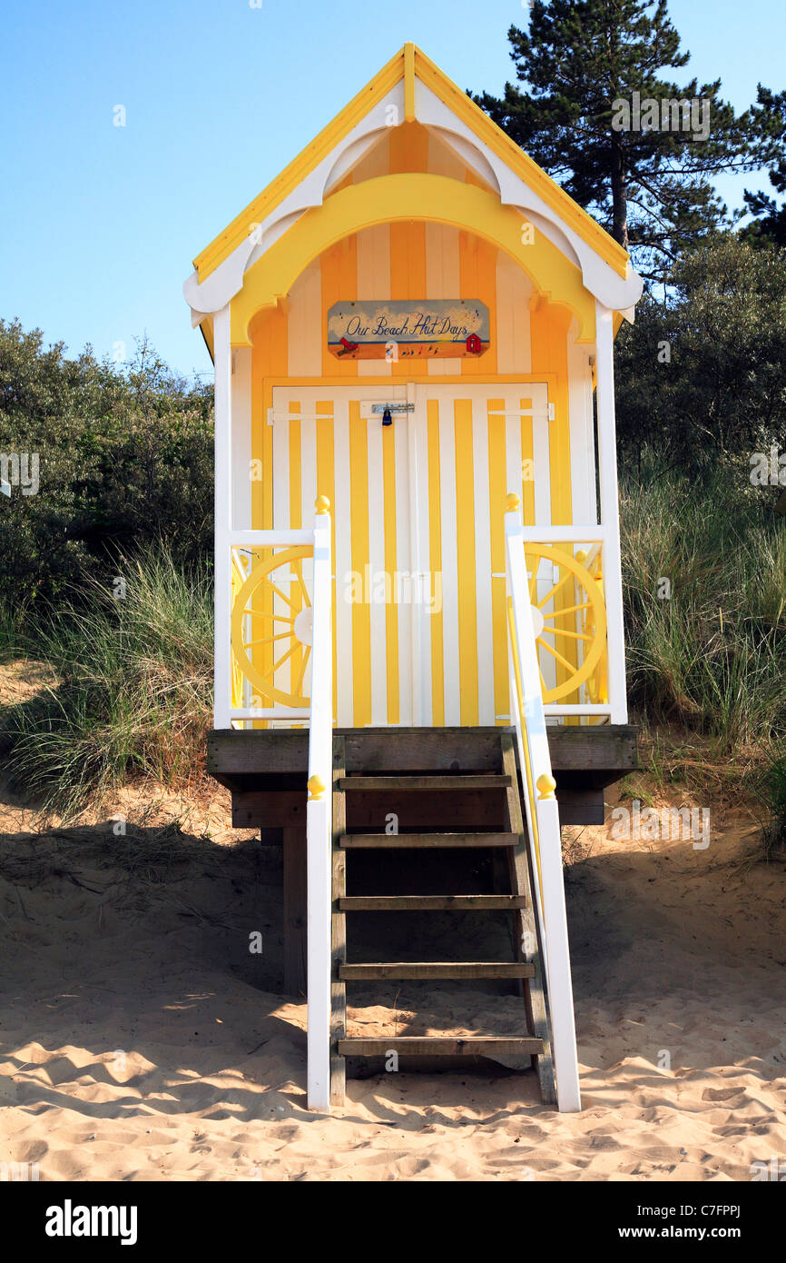 Colorful beach hut Stock Photo - Alamy