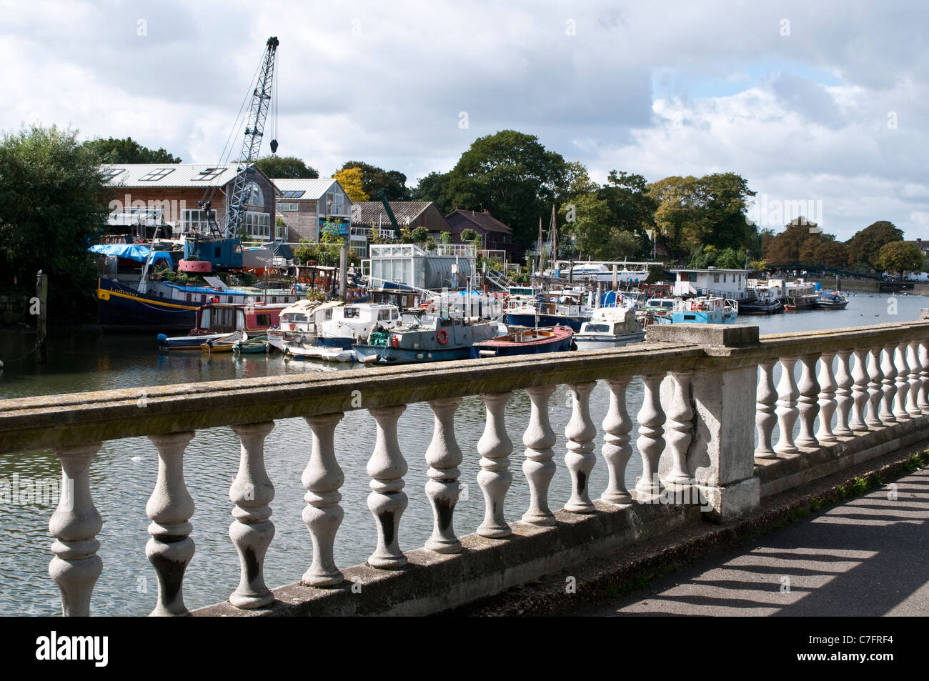 Riverside promenade and Boatyard at the Eel Pie Island, Twickenham ...