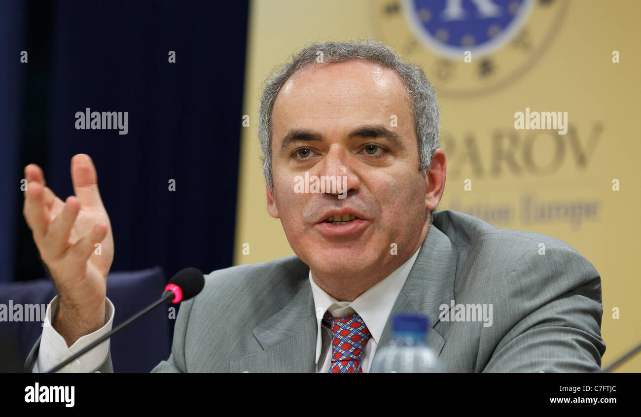 gary kasparov former world chess champion master Stock Photo - Alamy