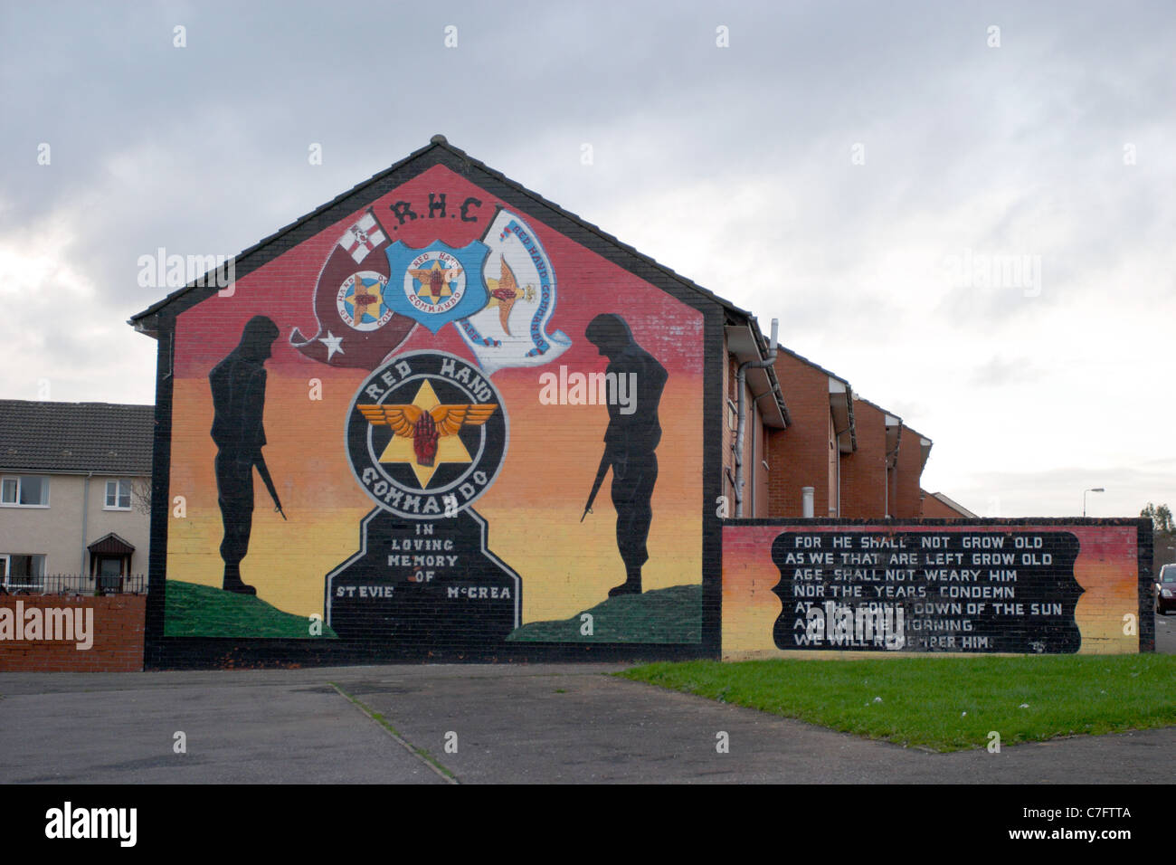 red hand commando memorial to stevie mccrea loyalist wall mural ...