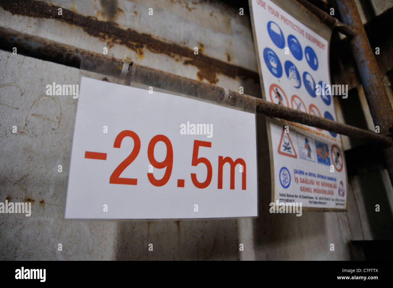 Tunnel under construction sign hi-res stock photography and images - Alamy
