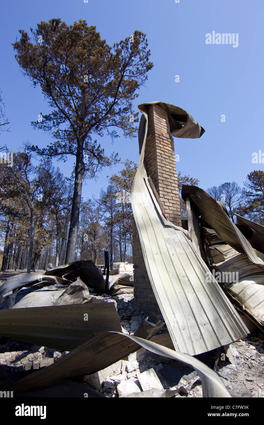 Collapsed metal roof hi-res stock photography and images - Alamy
