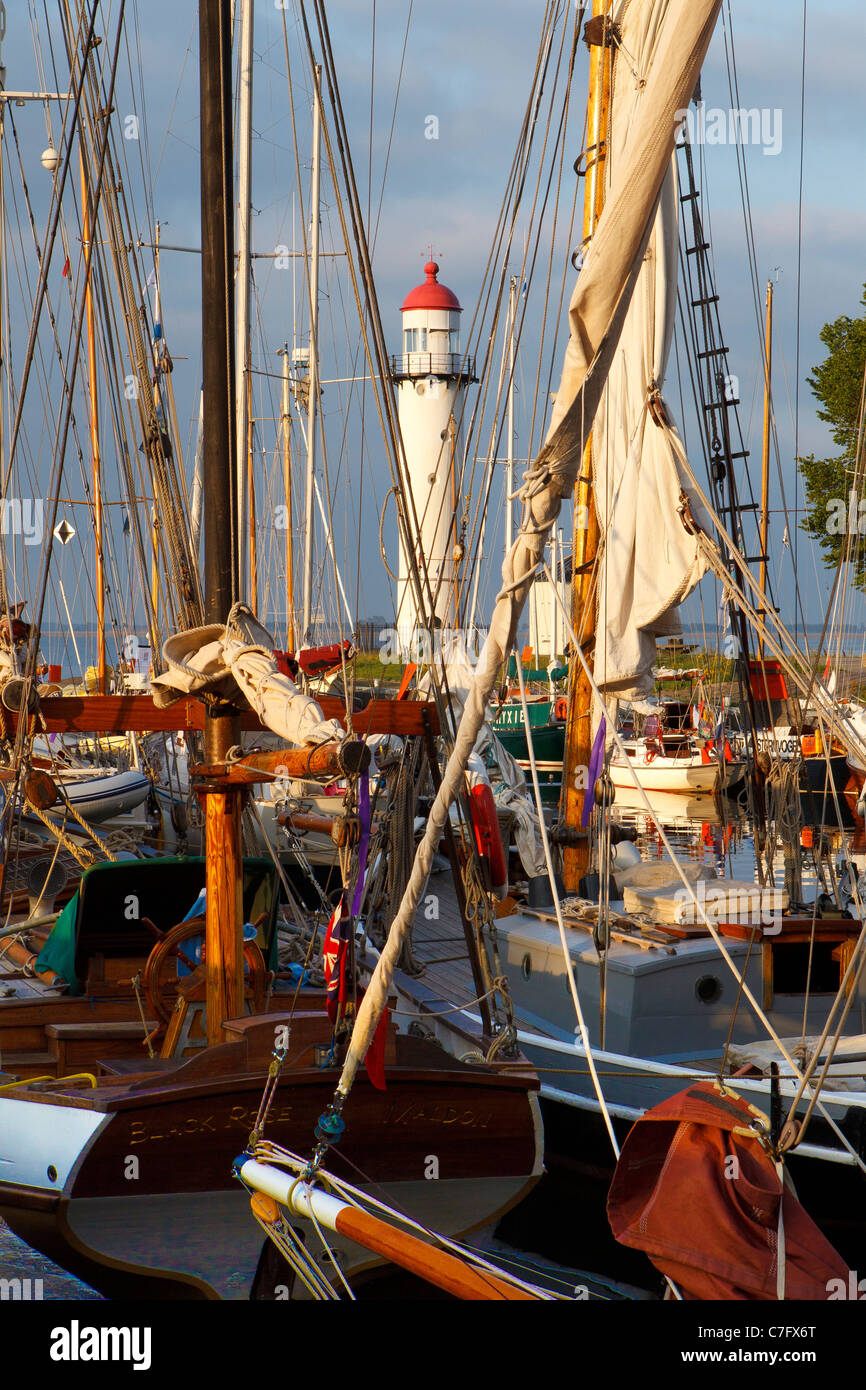 Rigging house hi-res stock photography and images - Alamy