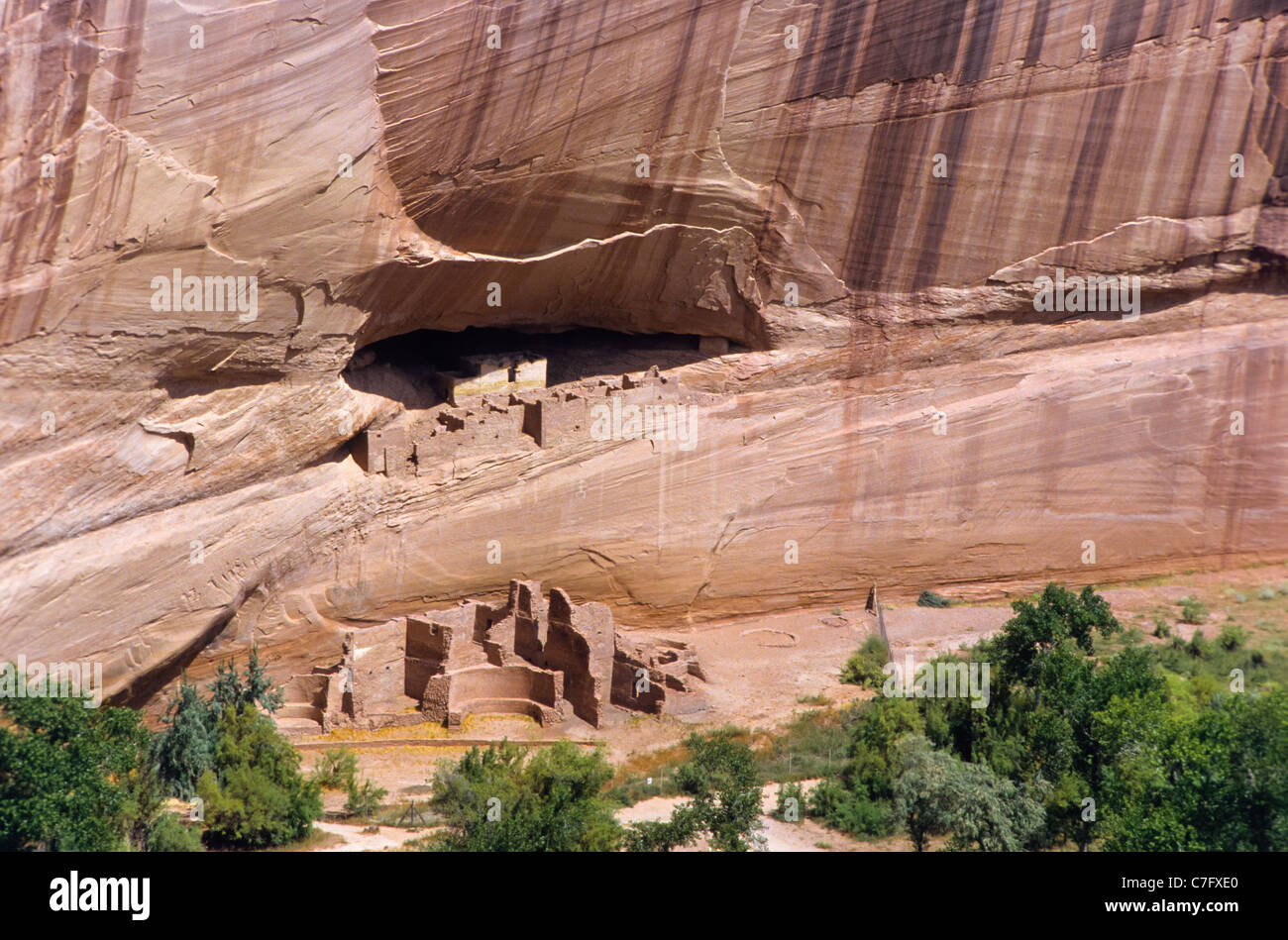 Cliff dwelling in a vertical wall in Canyon De Chelly, Arizona, USA ...
