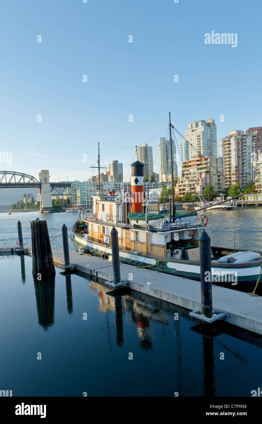 On in bc tug boat tugboat hi-res stock photography and images - Alamy