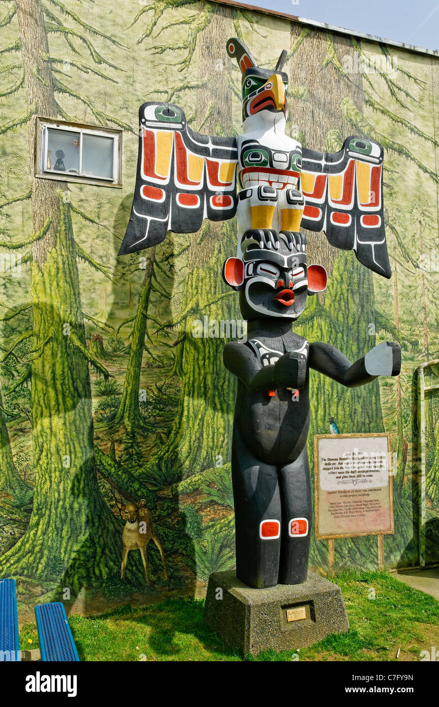 Totem pole, Duncan, 'City of Totems' British Columbia, Canada Stock ...