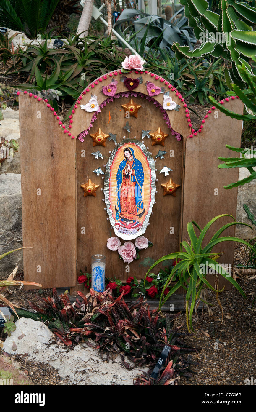 Day of the Dead display in the Princess of Wales greenhouse, Kew ...