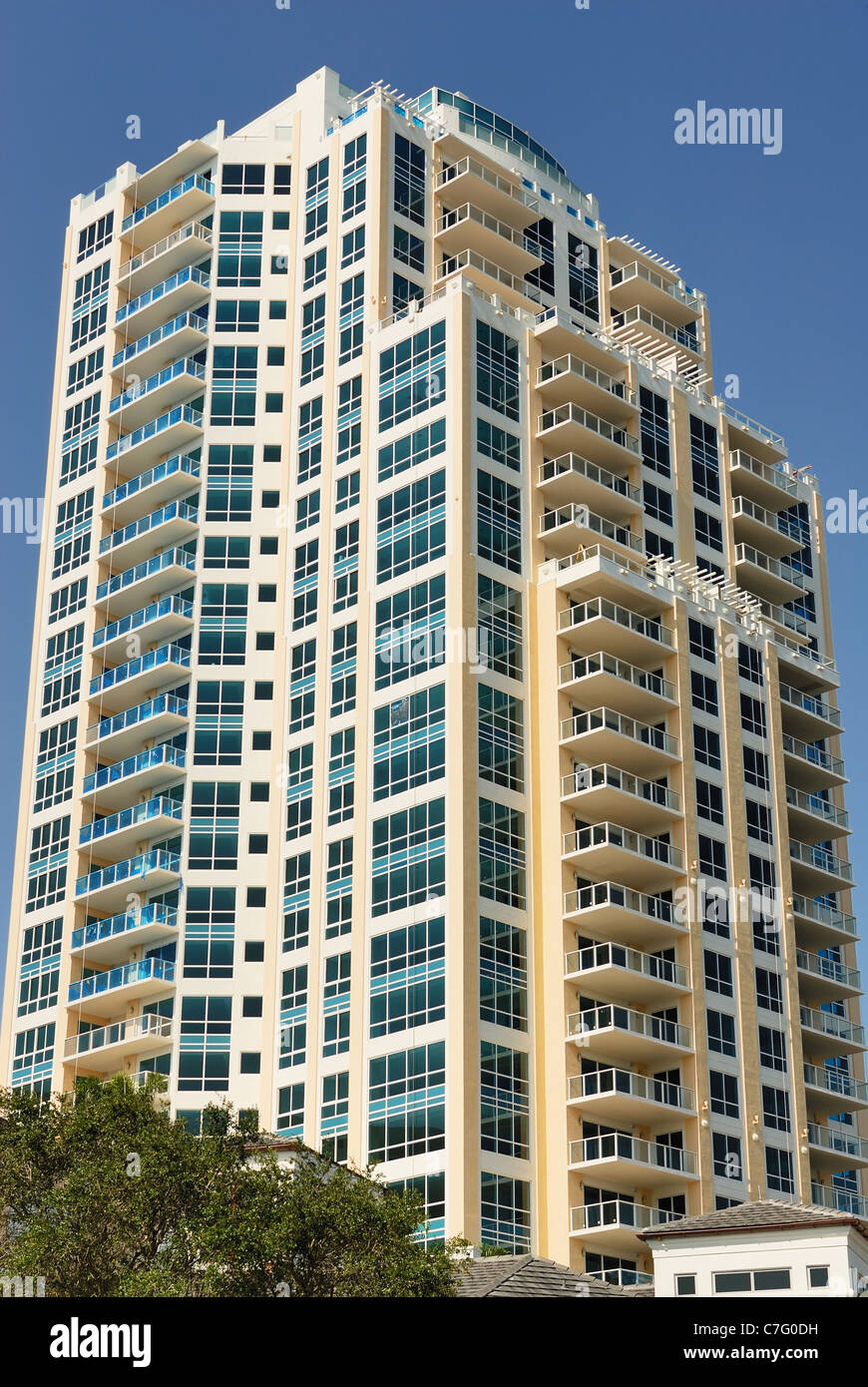 High sky in high rise building hi-res stock photography and images - Alamy