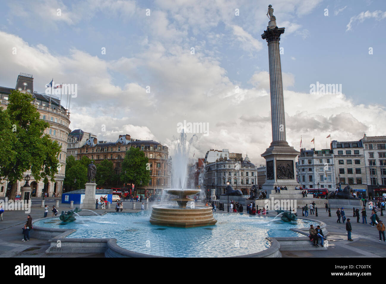 Nelsons column building hi-res stock photography and images - Alamy