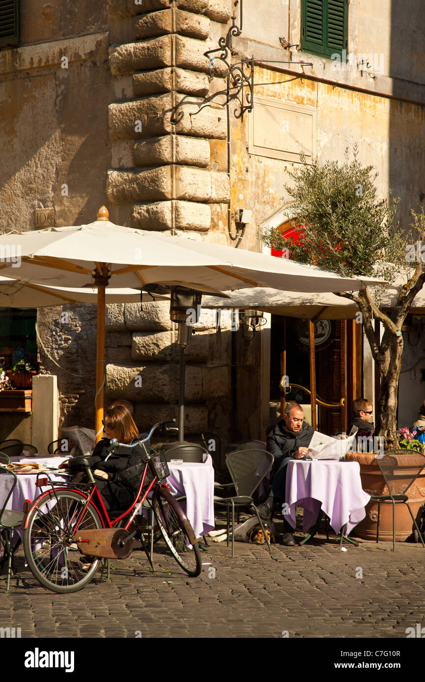 Cafe rome hi-res stock photography and images - Alamy