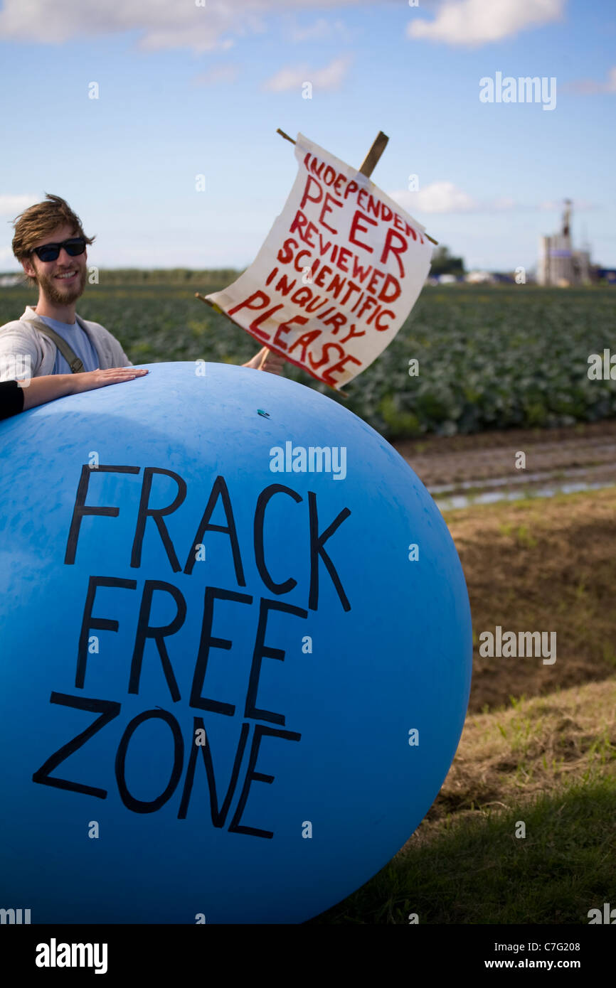 a cuadrilla plumpton frack off anti protest shale gas extraction ...