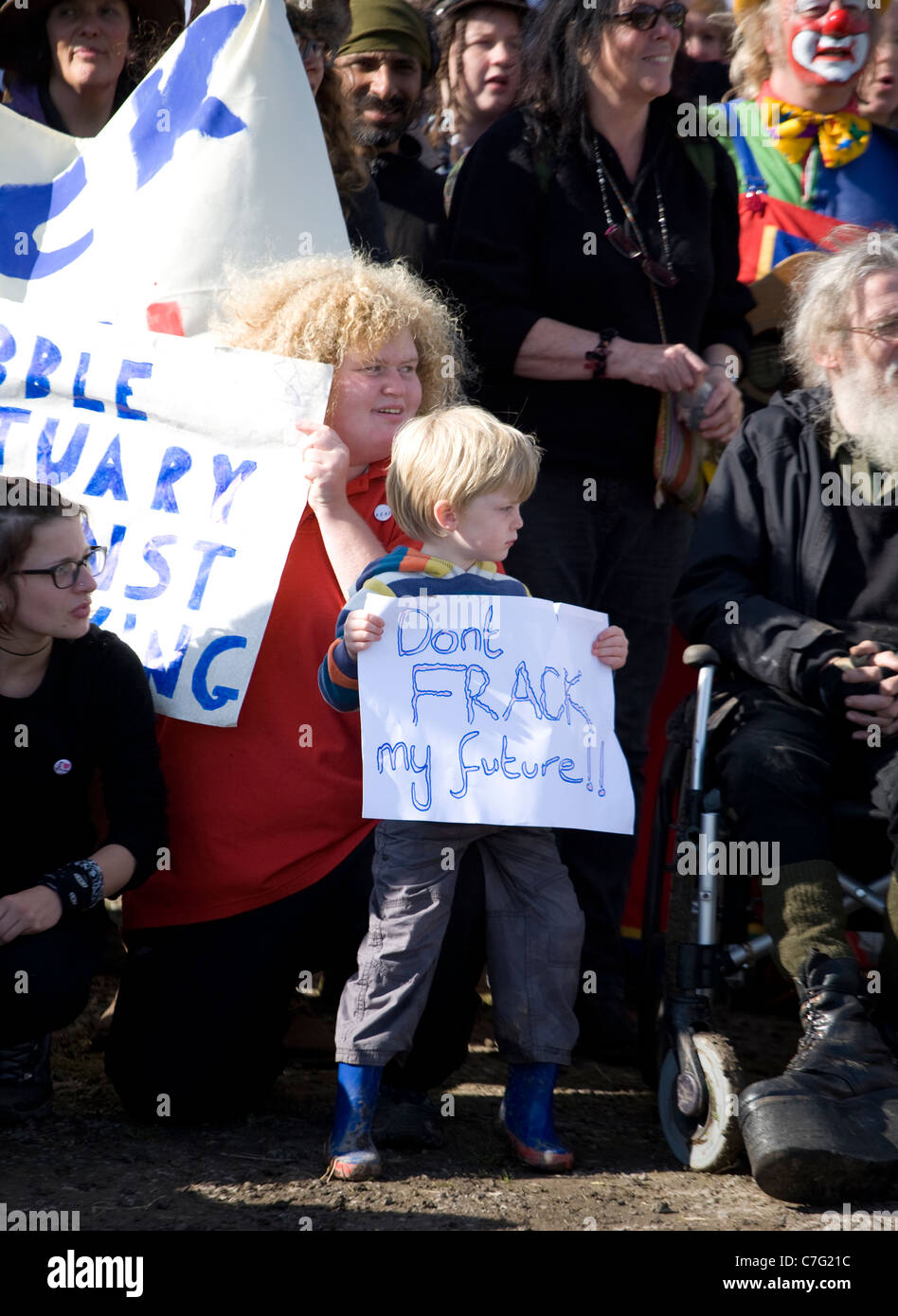a cuadrilla plumpton frack off anti protest shale gas extraction ...