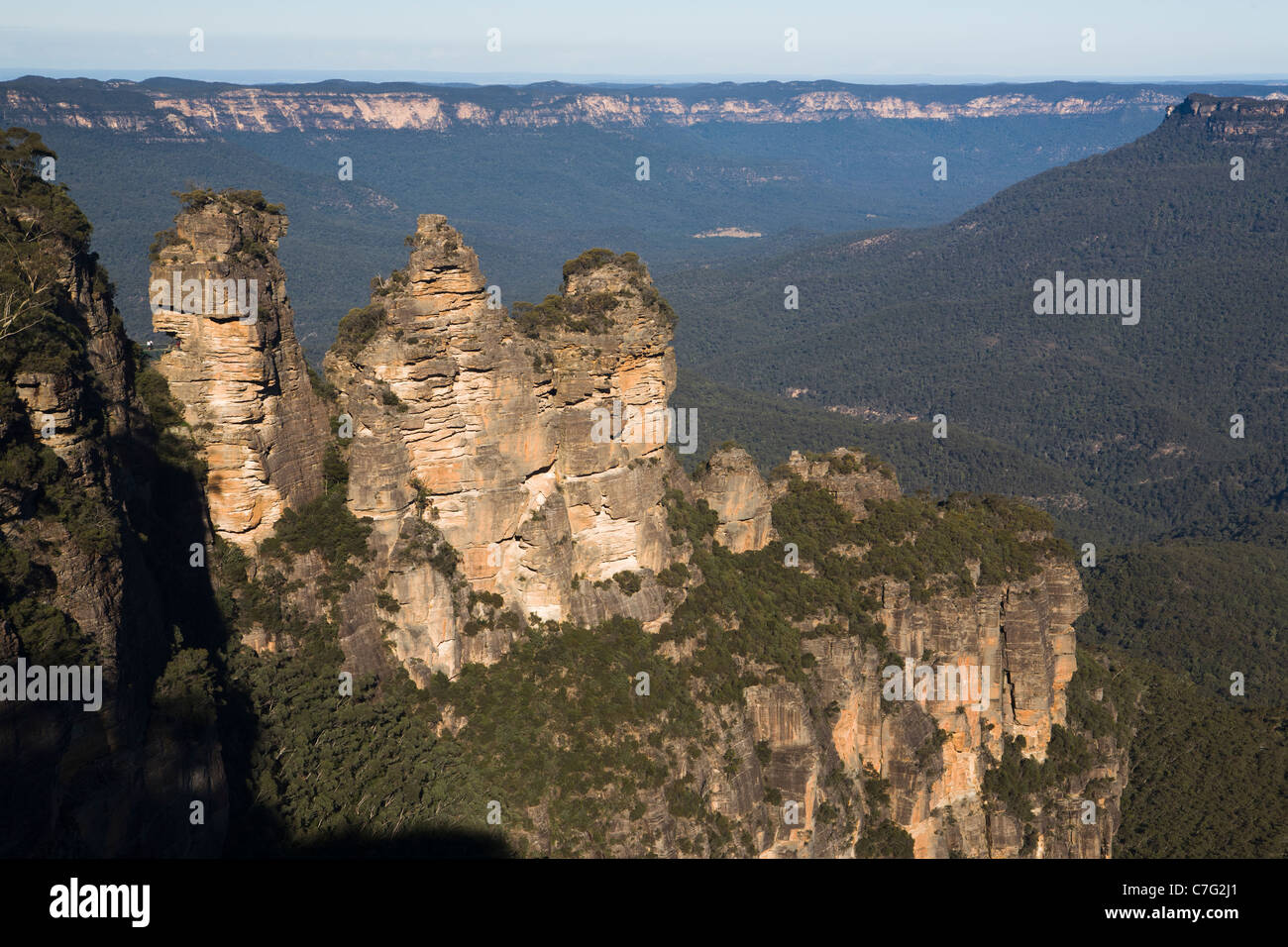 The Three Sisters cliff face, Echo Point, Katoomba, Australia Stock ...