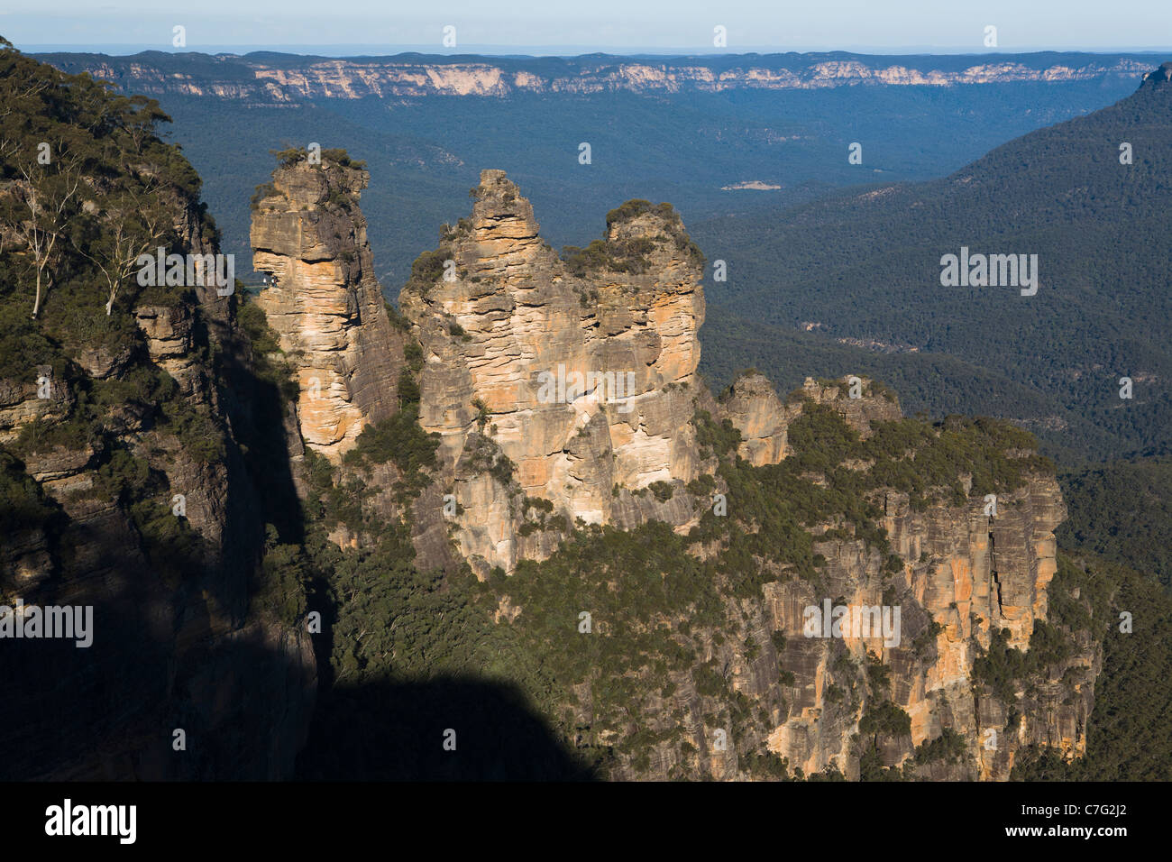 The Three Sisters cliff face, Echo Point, Katoomba, Australia Stock ...