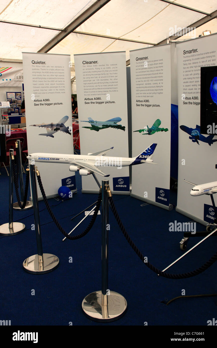 Recruiting job fair hi-res stock photography and images - Alamy