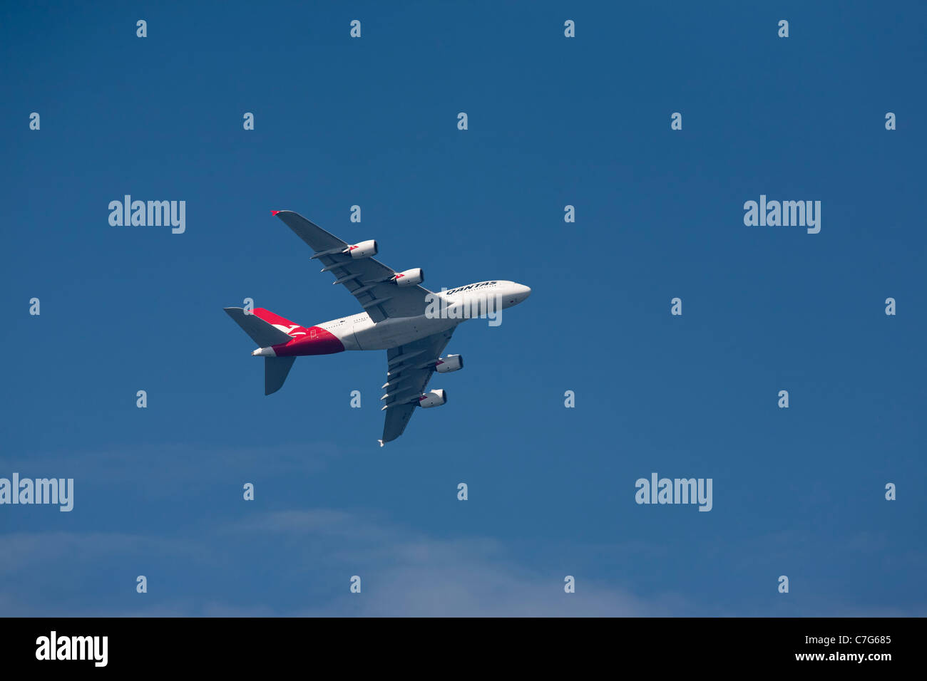 Flying to sydney hi-res stock photography and images - Alamy