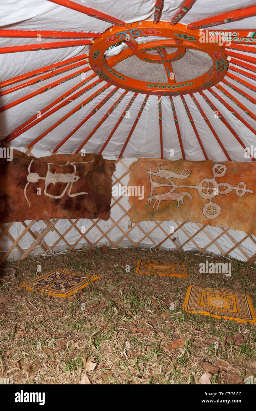 Mongolian gur tent hi-res stock photography and images - Alamy