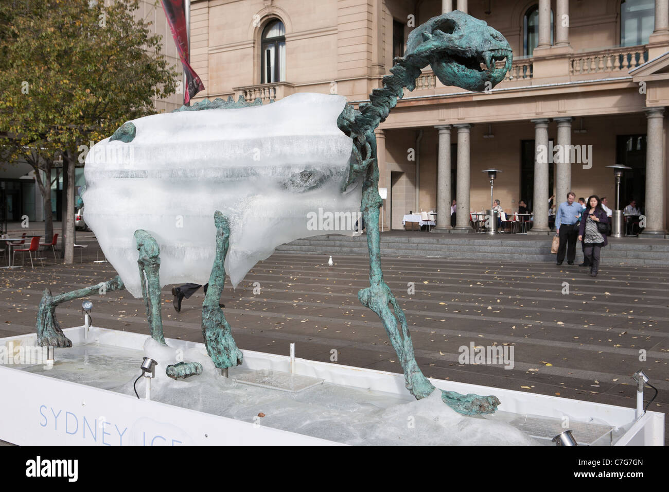 Sydney Ice Bear sculpture visit 2011, Australia Stock Photo - Alamy