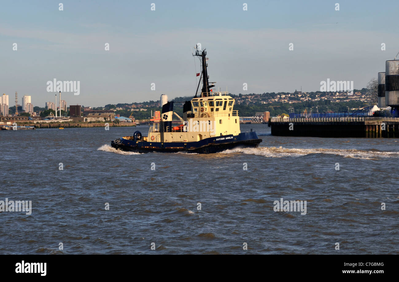Thames river boat tug Stock Photo - Alamy