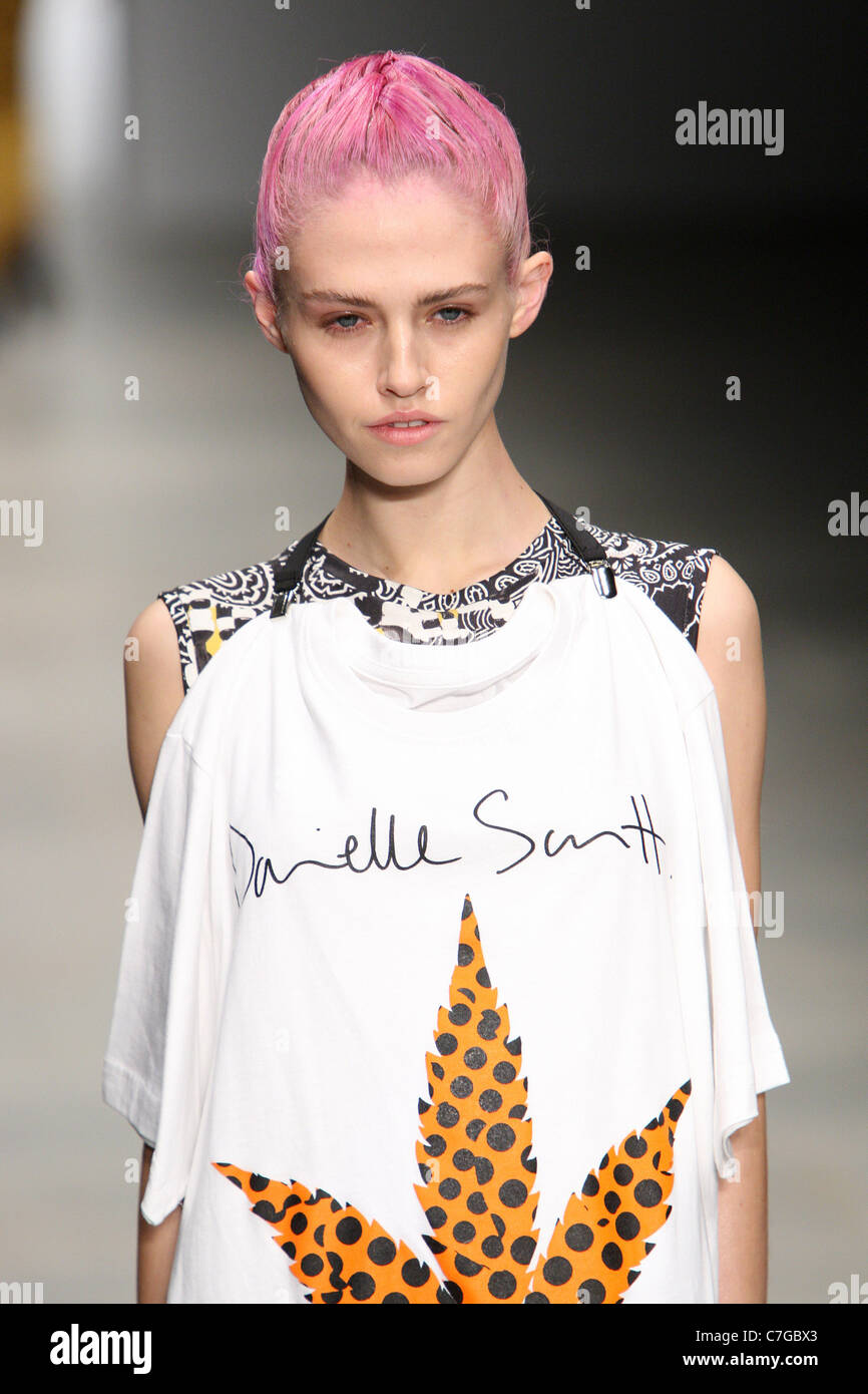 Danielle scutt catwalk hi-res stock photography and images - Alamy