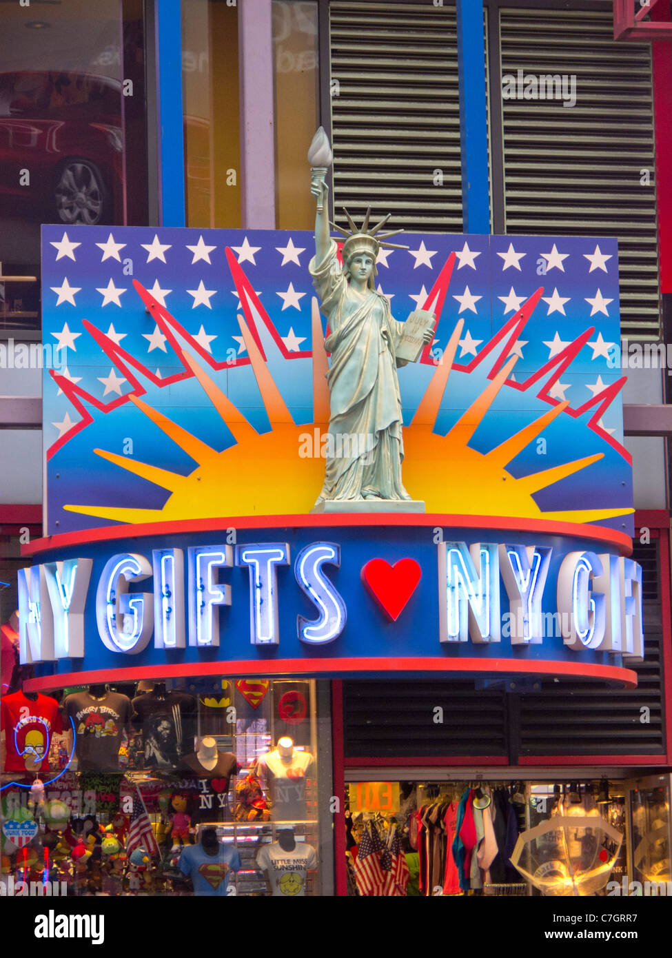 New York City souvenir gift shop Stock Photo - Alamy