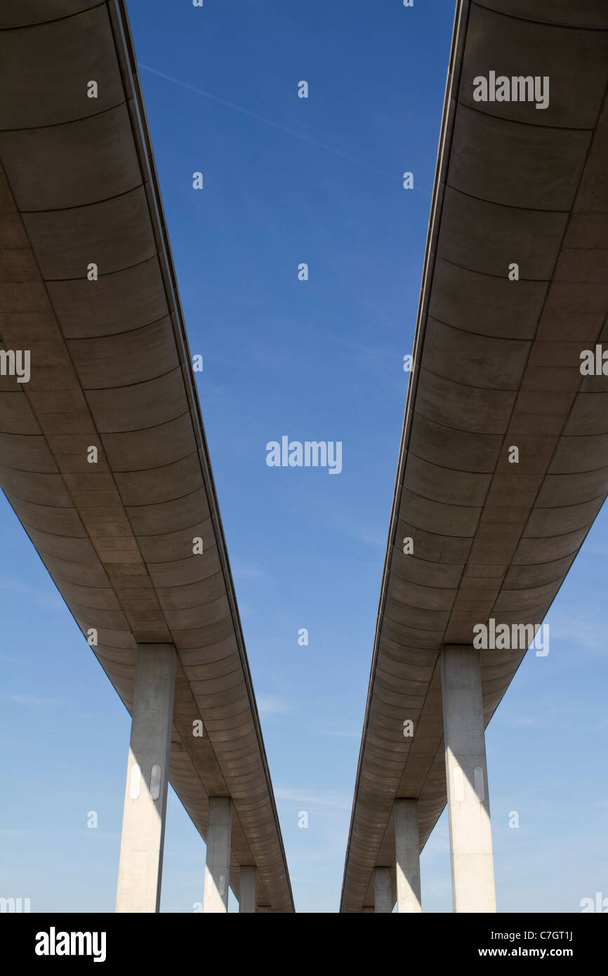 Elevated overpasses hi-res stock photography and images - Alamy