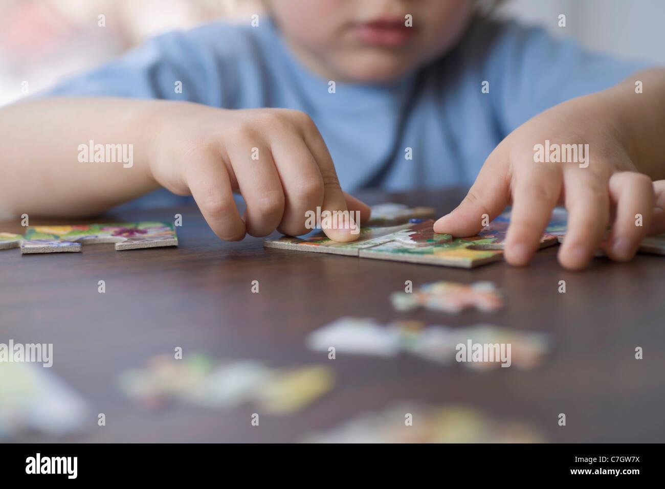 Do a jigsaw puzzle hi-res stock photography and images - Alamy