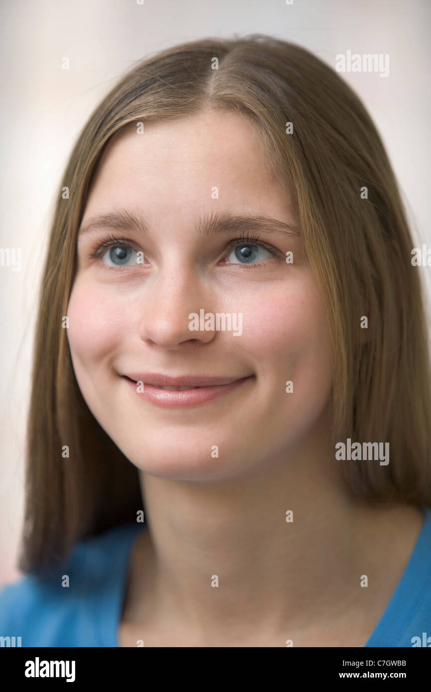 A woman looking off camera hi-res stock photography and images - Alamy
